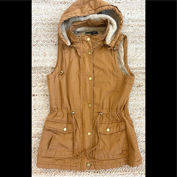 YMI | Tops | Nwot Ymi Collection Sherpa Lined Removable Hood Cargo Vest ...